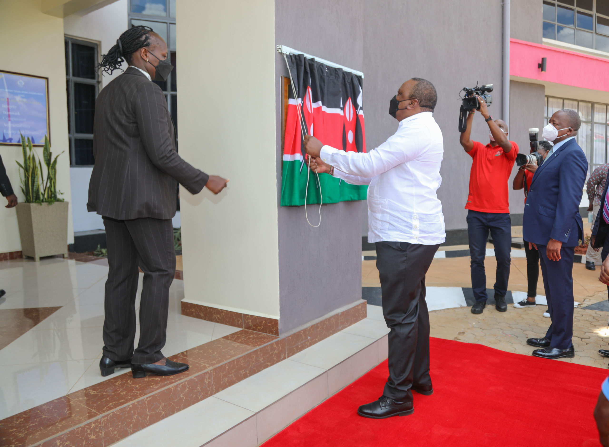 President Uhuru Kenyatta commissions new Cancer Imaging Centre at KU ...