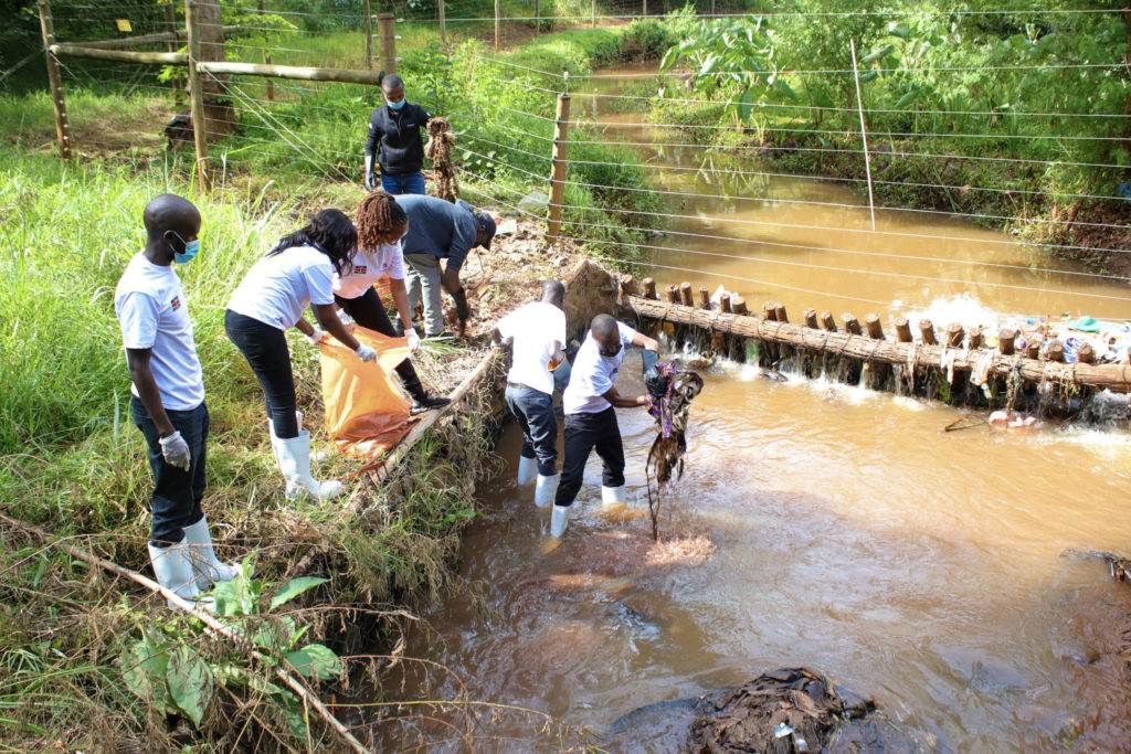 Carrefour conducts clean up exercise on River Ruaka to mark this year's ...