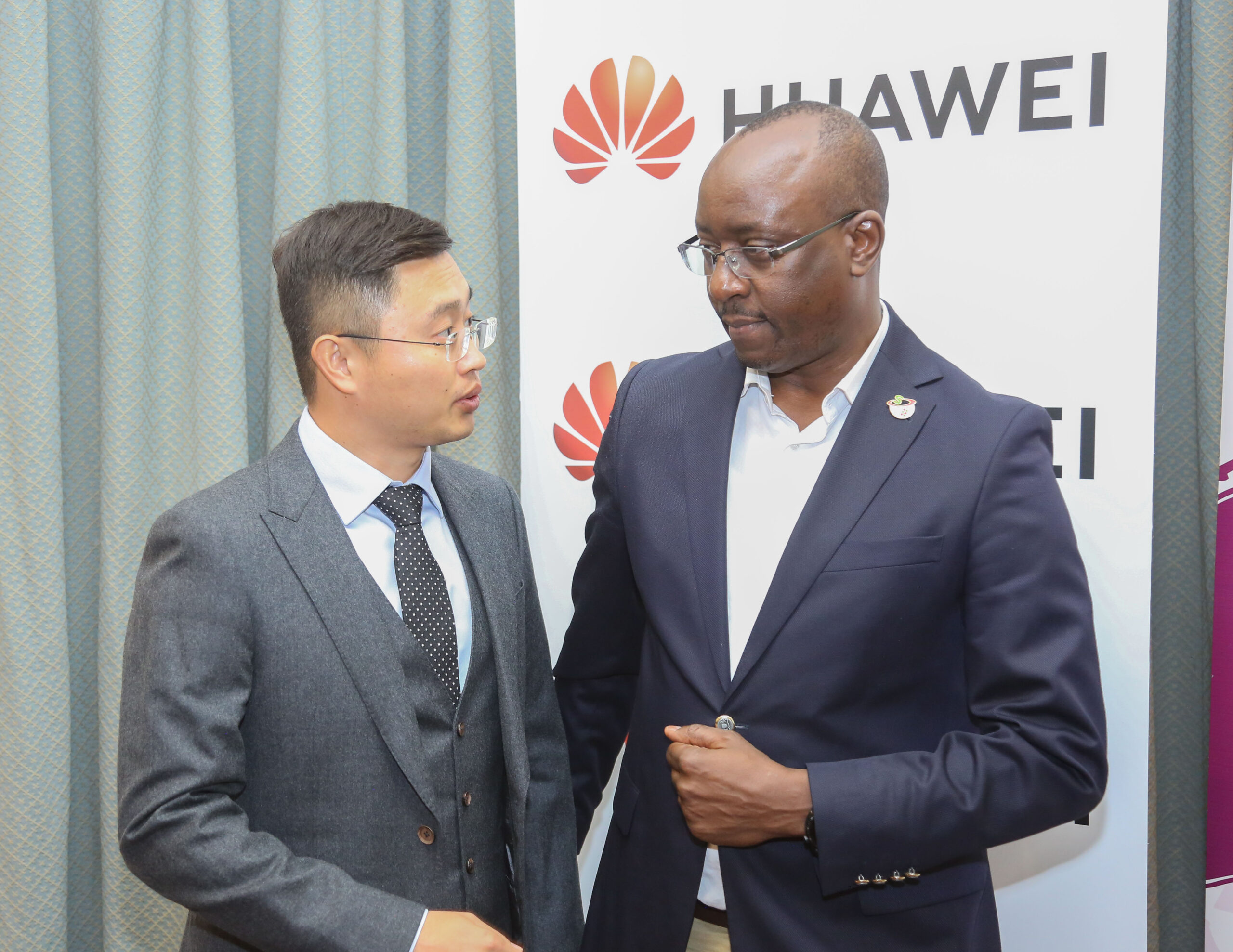 Huawei donates Kshs 10 million to the Lewa Safari Marathon for ...