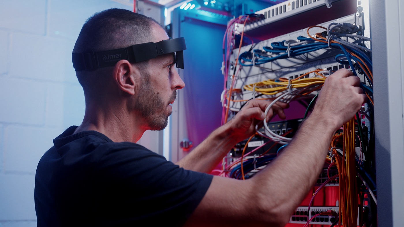 Augmented Reality startup Almer launches latest headset, the Almer Arc ...